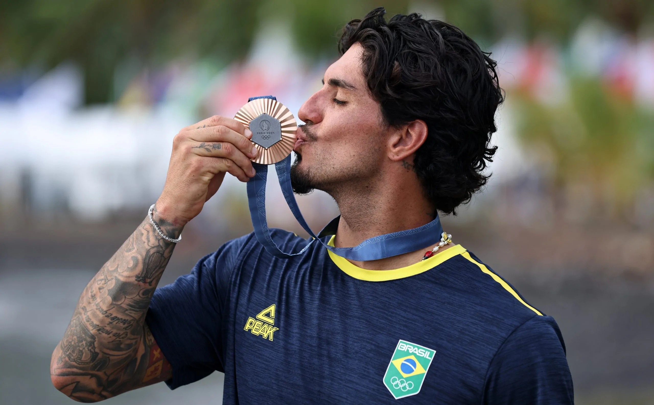 Gabriel Medina garante bronze para o Brasil no surfe masculino - O ...